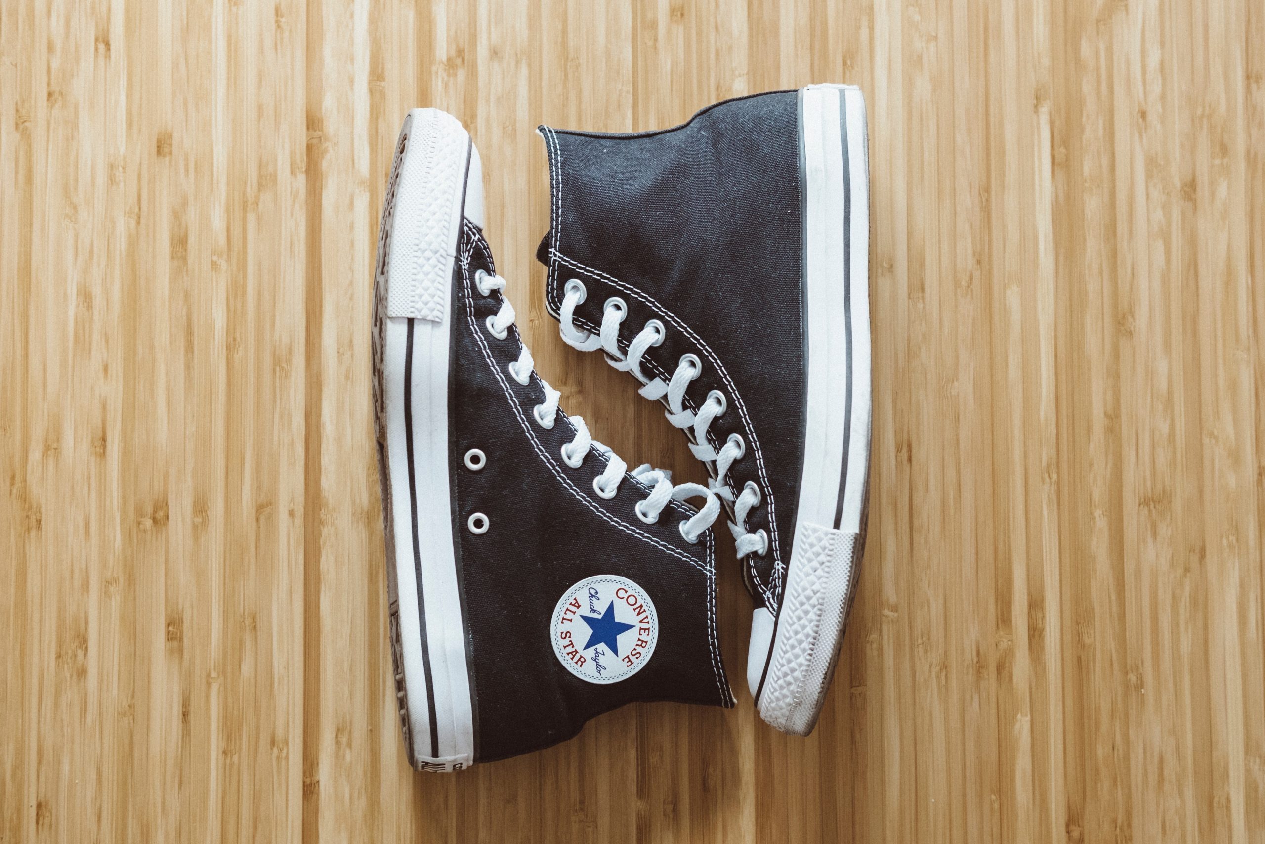 8 Tips Memilih Sepatu Bekas Branded, Simak Penjelasannya!